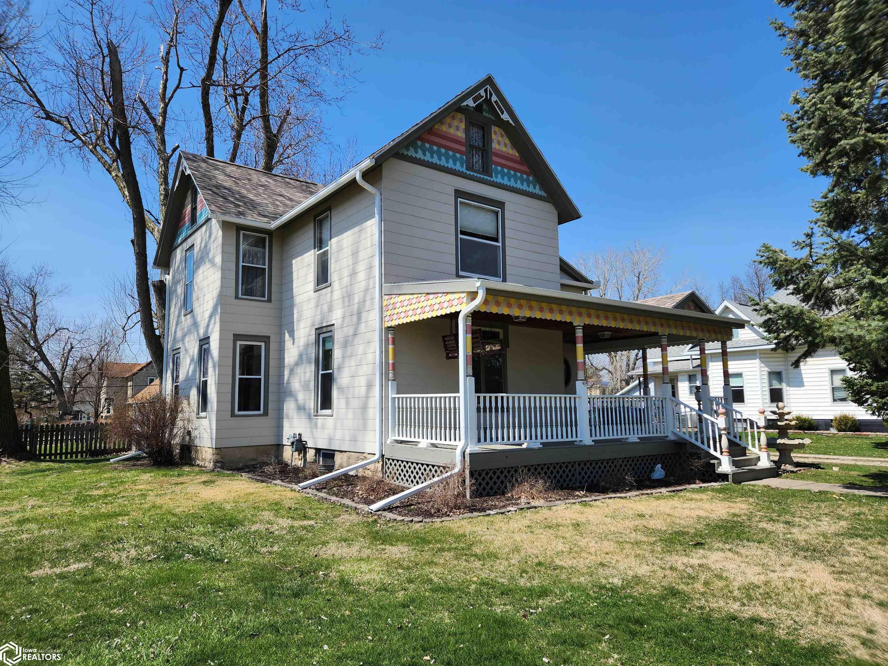 1019 Summer Street, Grinnell, IA 50112